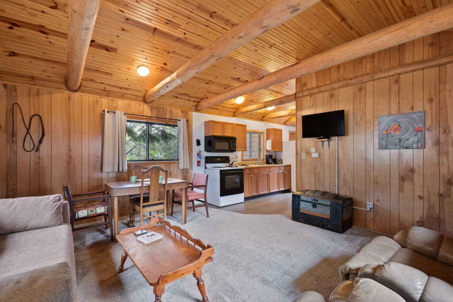 The Buck | Rustic John Wayne Cabin – Bighorn Cabins